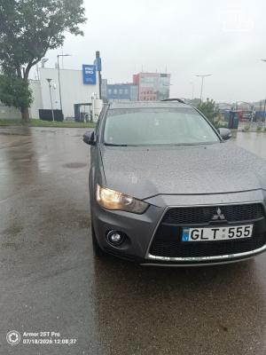 Pelēks Mitsubishi Outlander 2010 Klaipėda, ar dzinēja tilpumu 2.40 L un nobraukumu 350 tūkst. km par 4999 €, foto  vietnē AUTOMOTO.COM.LV
