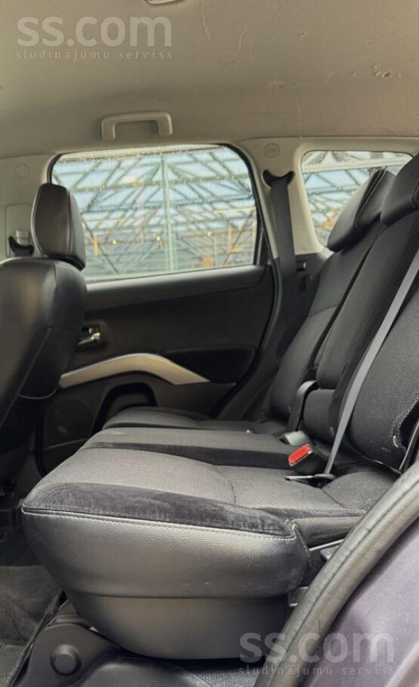 Pelēks Mitsubishi Outlander 2010 Rīga, ar dzinēja tilpumu 2.30 L un nobraukumu 238 tūkst. km par 3400 €, foto 8 vietnē AUTOMOTO.COM.LV