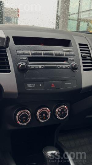 Grey Mitsubishi Outlander 2010 in Riga, with an engine capacity of 2.30 L and mileage of 238 thousand km for 3400 €, photo 18 on AUTOMOTO.COM.LV