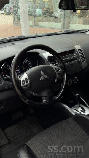 Grey Mitsubishi Outlander 2010 in Riga, with an engine capacity of 2.30 L and mileage of 238 thousand km for 3400 €, photo 20 on AUTOMOTO.COM.LV