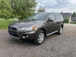 Grey Mitsubishi Outlander 2010 in Ukmerge, with an engine capacity of 1.97 L and mileage of 234 thousand km for 3200 €, photo  on AUTOMOTO.COM.LV