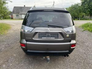Grey Mitsubishi Outlander 2010 in Ukmerge, with an engine capacity of 1.97 L and mileage of 234 thousand km for 3200 €, photo 7 on AUTOMOTO.COM.LV