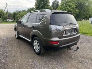 Grey Mitsubishi Outlander 2010 in Ukmerge, with an engine capacity of 1.97 L and mileage of 234 thousand km for 3200 €, photo 8 on AUTOMOTO.COM.LV