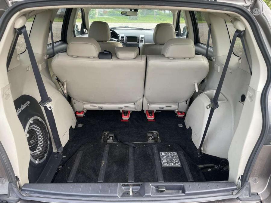 Grey Mitsubishi Outlander 2010 in Ukmerge, with an engine capacity of 1.97 L and mileage of 234 thousand km for 3200 €, photo 14 on AUTOMOTO.COM.LV
