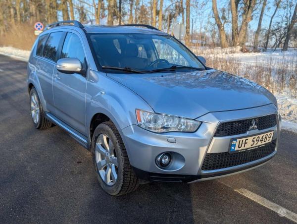 Pelēks Mitsubishi Outlander 2011 Kauņa, ar dzinēja tilpumu 2.27 L un nobraukumu 276 tūkst. km par 2950 €, foto 1 vietnē AUTOMOTO.COM.LV