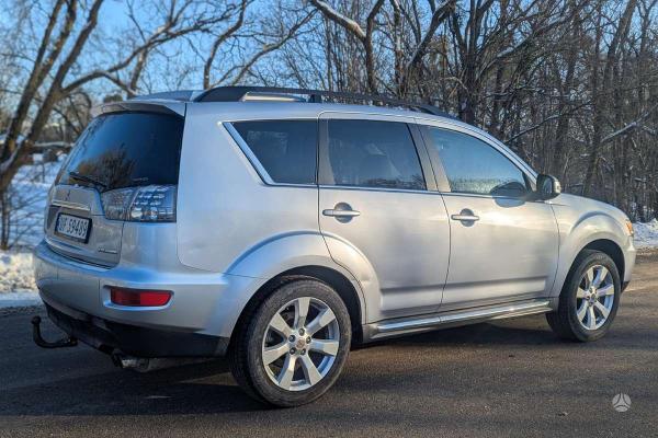 Pelēks Mitsubishi Outlander 2011 Kauņa, ar dzinēja tilpumu 2.27 L un nobraukumu 276 tūkst. km par 2950 €, foto 7 vietnē AUTOMOTO.COM.LV