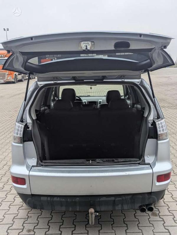 Pelēks Mitsubishi Outlander 2011 Kauņa, ar dzinēja tilpumu 2.27 L un nobraukumu 276 tūkst. km par 2950 €, foto 9 vietnē AUTOMOTO.COM.LV