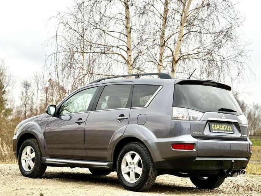Pelēks Mitsubishi Outlander 2011 Šauļi, ar dzinēja tilpumu 2.27 L un nobraukumu 201 tūkst. km par 7450 €, foto 3 vietnē AUTOMOTO.COM.LV