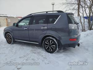 Grey Mitsubishi Outlander 2011 in Tallinn, with an engine capacity of 2.40 L and mileage of 225 thousand km for 3999 €, photo 3 on AUTOMOTO.COM.LV