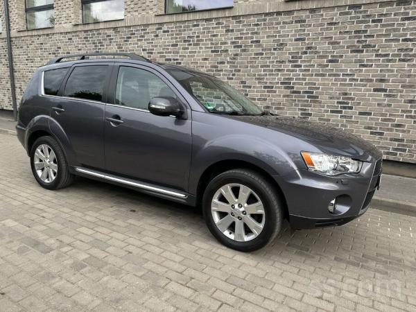 Pelēks Mitsubishi Outlander 2011 Tukums, ar dzinēja tilpumu 2.20 L un nobraukumu 187 tūkst. km par 6990 €, foto 2 vietnē AUTOMOTO.COM.LV