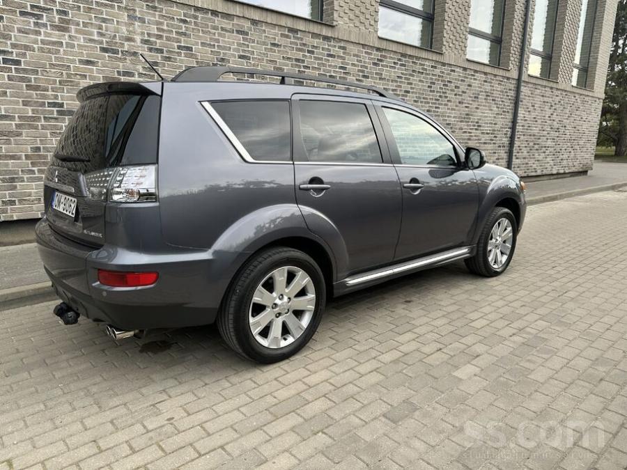 Pelēks Mitsubishi Outlander 2011 Tukums, ar dzinēja tilpumu 2.20 L un nobraukumu 187 tūkst. km par 6990 €, foto 4 vietnē AUTOMOTO.COM.LV
