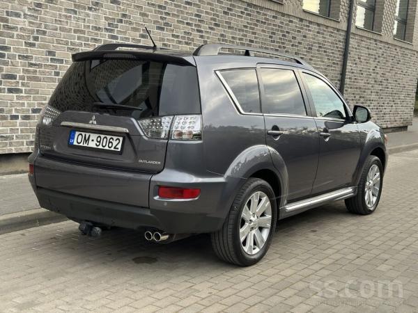 Pelēks Mitsubishi Outlander 2011 Tukums, ar dzinēja tilpumu 2.20 L un nobraukumu 187 tūkst. km par 6990 €, foto 4 vietnē AUTOMOTO.COM.LV