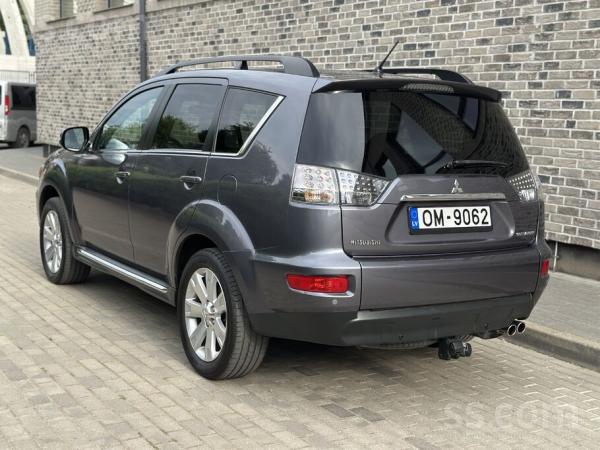 Pelēks Mitsubishi Outlander 2011 Tukums, ar dzinēja tilpumu 2.20 L un nobraukumu 187 tūkst. km par 6990 €, foto 8 vietnē AUTOMOTO.COM.LV