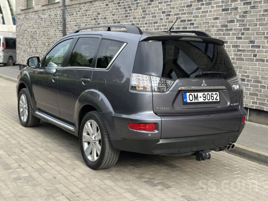 Pelēks Mitsubishi Outlander 2011 Tukums, ar dzinēja tilpumu 2.20 L un nobraukumu 187 tūkst. km par 6990 €, foto 9 vietnē AUTOMOTO.COM.LV