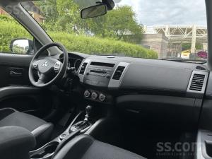 Pelēks Mitsubishi Outlander 2011 Tukums, ar dzinēja tilpumu 2.20 L un nobraukumu 187 tūkst. km par 6990 €, foto 13 vietnē AUTOMOTO.COM.LV