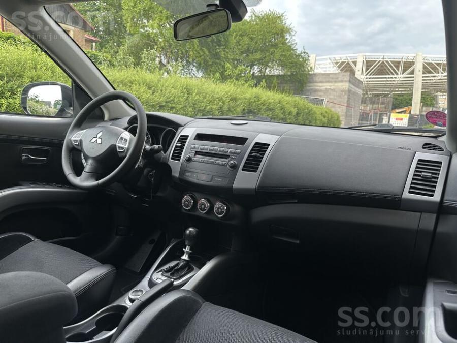 Pelēks Mitsubishi Outlander 2011 Tukums, ar dzinēja tilpumu 2.20 L un nobraukumu 187 tūkst. km par 6990 €, foto 13 vietnē AUTOMOTO.COM.LV