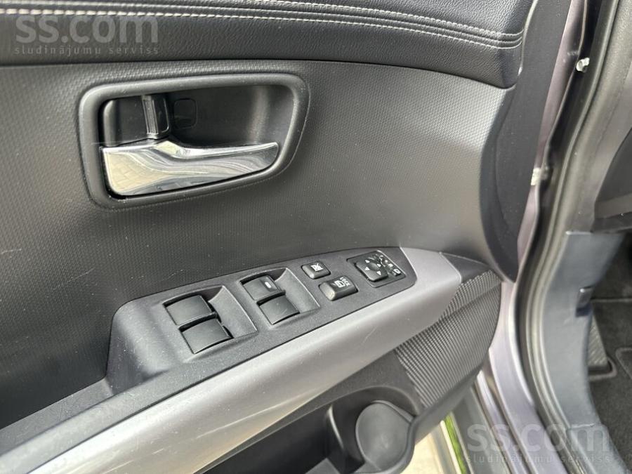 Pelēks Mitsubishi Outlander 2011 Tukums, ar dzinēja tilpumu 2.20 L un nobraukumu 187 tūkst. km par 6990 €, foto 17 vietnē AUTOMOTO.COM.LV