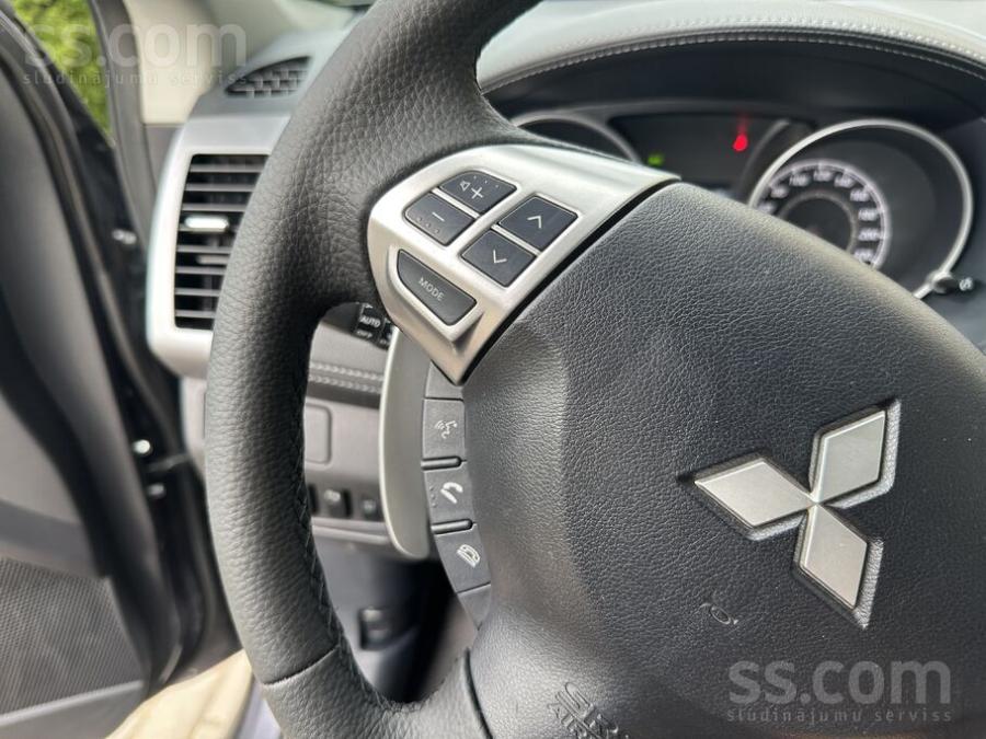 Pelēks Mitsubishi Outlander 2011 Tukums, ar dzinēja tilpumu 2.20 L un nobraukumu 187 tūkst. km par 6990 €, foto 23 vietnē AUTOMOTO.COM.LV