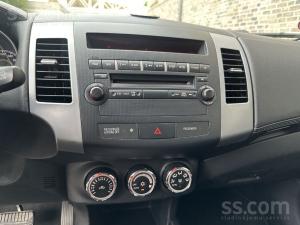 Pelēks Mitsubishi Outlander 2011 Tukums, ar dzinēja tilpumu 2.20 L un nobraukumu 187 tūkst. km par 6990 €, foto 25 vietnē AUTOMOTO.COM.LV
