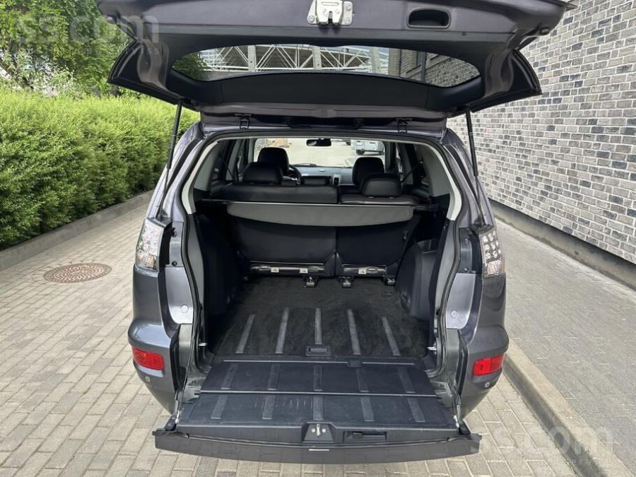 Pelēks Mitsubishi Outlander 2011 Tukums, ar dzinēja tilpumu 2.20 L un nobraukumu 187 tūkst. km par 6990 €, foto 27 vietnē AUTOMOTO.COM.LV