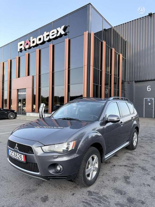 Grey Mitsubishi Outlander 2011 in Kaunas, with an engine capacity of 2.18 L and mileage of 276 thousand km for 4500 €, photo 1 on AUTOMOTO.COM.LV