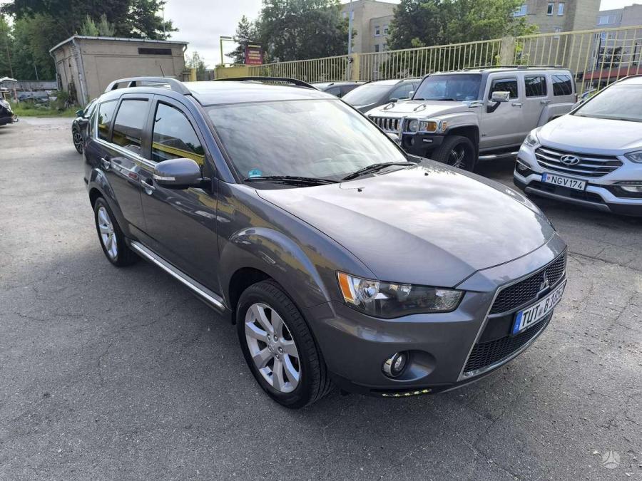 Pelēks Mitsubishi Outlander 2011 Šauļi, ar dzinēja tilpumu 2.27 L un nobraukumu 309 tūkst. km par 4950 €, foto 3 vietnē AUTOMOTO.COM.LV