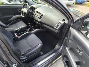 Pelēks Mitsubishi Outlander 2011 Šauļi, ar dzinēja tilpumu 2.27 L un nobraukumu 309 tūkst. km par 4950 €, foto 12 vietnē AUTOMOTO.COM.LV