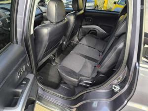 Pelēks Mitsubishi Outlander 2011 Šauļi, ar dzinēja tilpumu 2.27 L un nobraukumu 309 tūkst. km par 4950 €, foto 19 vietnē AUTOMOTO.COM.LV