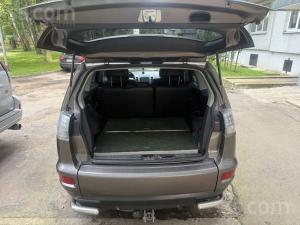 Grey Mitsubishi Outlander 2011 in Riga, with an engine capacity of 2.40 L and mileage of 206 thousand km for 5200 €, photo 9 on AUTOMOTO.COM.LV