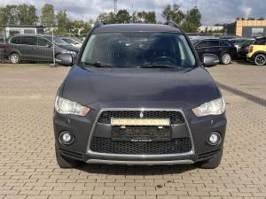 Grey Mitsubishi Outlander 2011 in Marijampole, with an engine capacity of 2.27 L and mileage of 220 thousand km for 3850 €, photo 3 on AUTOMOTO.COM.LV