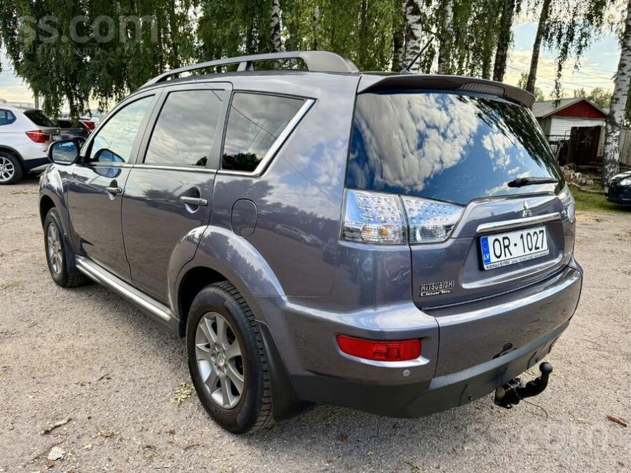 Grey Mitsubishi Outlander 2011 in Riga, with an engine capacity of 2.20 L and mileage of 0 thousand km for 5490 €, photo 9 on AUTOMOTO.COM.LV
