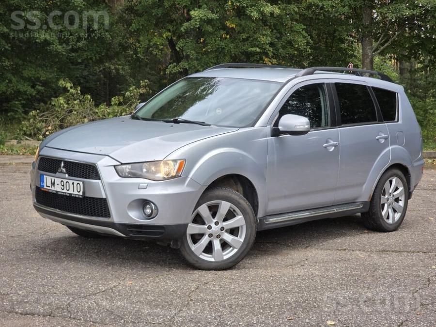 Grey Mitsubishi Outlander 2011 in Riga, with an engine capacity of 2.20 L and mileage of 330 thousand km for 4200 €, photo 1 on AUTOMOTO.COM.LV