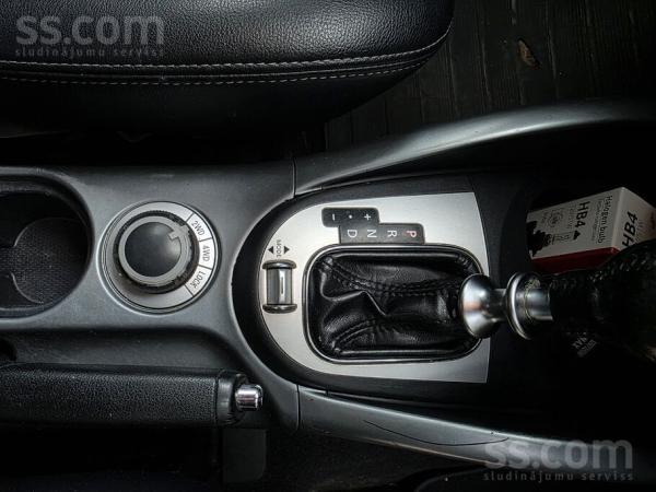 Pelēks Mitsubishi Outlander 2011 Rīga, ar dzinēja tilpumu 2.20 L un nobraukumu 330 tūkst. km par 4200 €, foto 4 vietnē AUTOMOTO.COM.LV