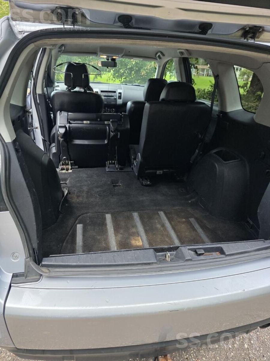 Grey Mitsubishi Outlander 2011 in Riga, with an engine capacity of 2.20 L and mileage of 330 thousand km for 4200 €, photo 6 on AUTOMOTO.COM.LV