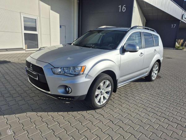 Pelēks Mitsubishi Outlander 2011 Viļņa, ar dzinēja tilpumu 2.18 L un nobraukumu 220 tūkst. km par 5500 €, foto 1 vietnē AUTOMOTO.COM.LV