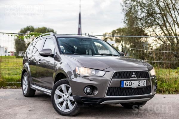 Pelēks Mitsubishi Outlander 2011 Rīga, ar dzinēja tilpumu 2.20 L un nobraukumu 280 tūkst. km par 4990 €, foto 3 vietnē AUTOMOTO.COM.LV