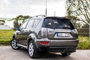 Pelēks Mitsubishi Outlander 2011 Rīga, ar dzinēja tilpumu 2.20 L un nobraukumu 280 tūkst. km par 4990 €, foto 7 vietnē AUTOMOTO.COM.LV