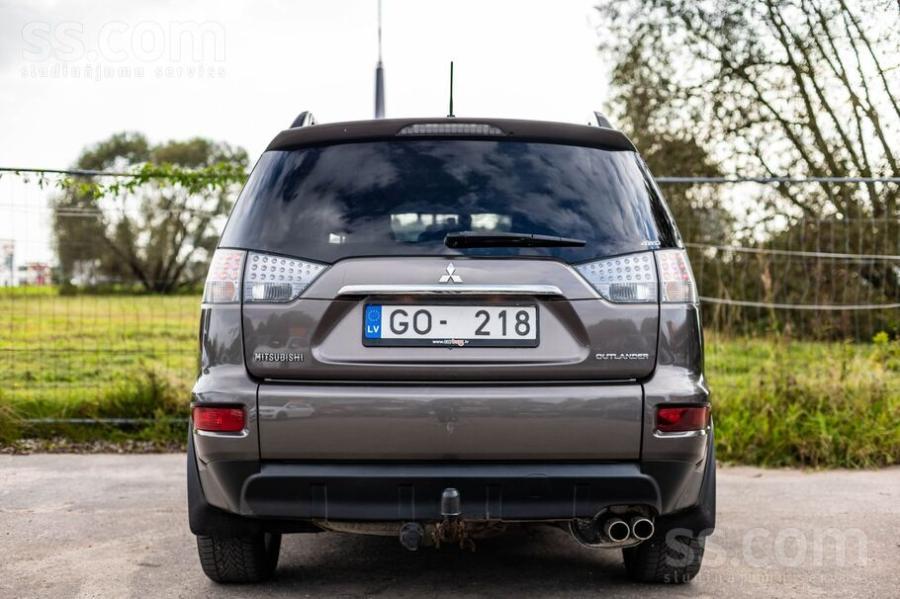 Pelēks Mitsubishi Outlander 2011 Rīga, ar dzinēja tilpumu 2.20 L un nobraukumu 280 tūkst. km par 4990 €, foto 9 vietnē AUTOMOTO.COM.LV