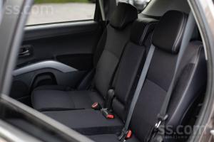Pelēks Mitsubishi Outlander 2011 Rīga, ar dzinēja tilpumu 2.20 L un nobraukumu 280 tūkst. km par 4990 €, foto 11 vietnē AUTOMOTO.COM.LV