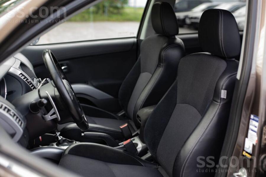 Pelēks Mitsubishi Outlander 2011 Rīga, ar dzinēja tilpumu 2.20 L un nobraukumu 280 tūkst. km par 4990 €, foto 12 vietnē AUTOMOTO.COM.LV