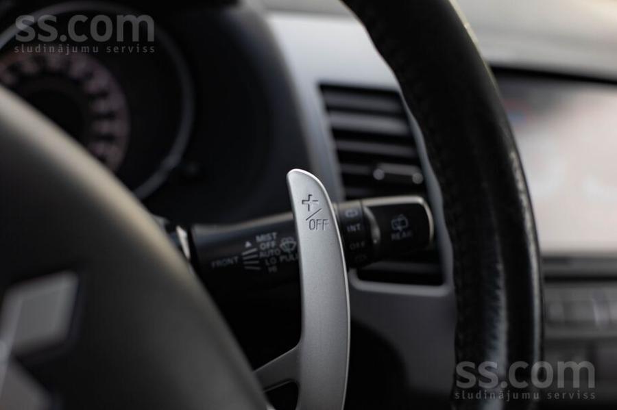 Pelēks Mitsubishi Outlander 2011 Rīga, ar dzinēja tilpumu 2.20 L un nobraukumu 280 tūkst. km par 4990 €, foto 17 vietnē AUTOMOTO.COM.LV
