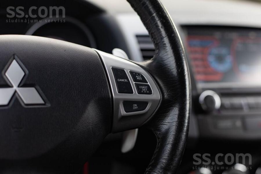 Pelēks Mitsubishi Outlander 2011 Rīga, ar dzinēja tilpumu 2.20 L un nobraukumu 280 tūkst. km par 4990 €, foto 18 vietnē AUTOMOTO.COM.LV
