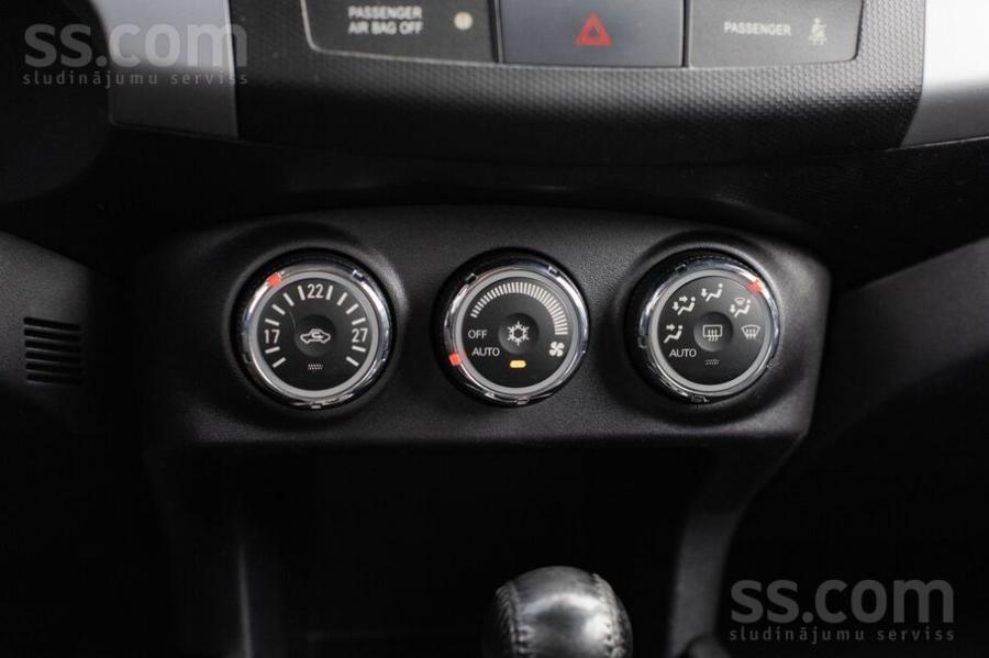 Pelēks Mitsubishi Outlander 2011 Rīga, ar dzinēja tilpumu 2.20 L un nobraukumu 280 tūkst. km par 4990 €, foto 22 vietnē AUTOMOTO.COM.LV