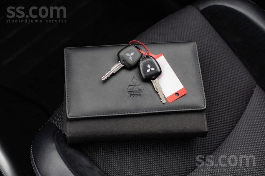 Pelēks Mitsubishi Outlander 2011 Rīga, ar dzinēja tilpumu 2.20 L un nobraukumu 280 tūkst. km par 4990 €, foto 26 vietnē AUTOMOTO.COM.LV