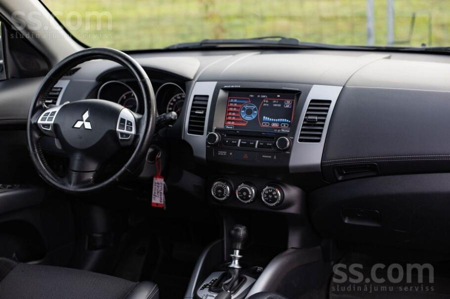 Pelēks Mitsubishi Outlander 2011 Rīga, ar dzinēja tilpumu 2.20 L un nobraukumu 280 tūkst. km par 4990 €, foto 27 vietnē AUTOMOTO.COM.LV