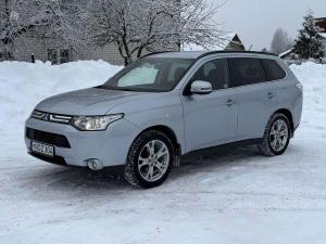 Grey Mitsubishi Outlander 2012 in Vilnius, with an engine capacity of 2.00 L and mileage of 233 thousand km for 5000 €, photo  on AUTOMOTO.COM.LV