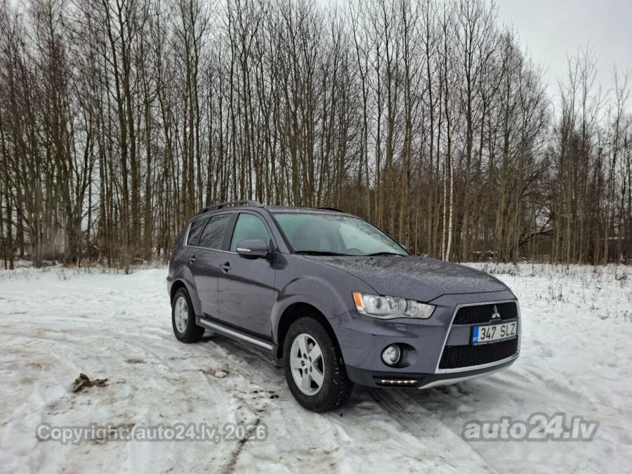 Pelēks Mitsubishi Outlander 2012 Tartu, ar dzinēja tilpumu 2.20 L un nobraukumu 236 tūkst. km par 7800 €, foto 1 vietnē AUTOMOTO.COM.LV