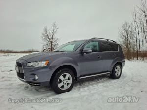 Pelēks Mitsubishi Outlander 2012 Tartu, ar dzinēja tilpumu 2.20 L un nobraukumu 236 tūkst. km par 7800 €, foto 3 vietnē AUTOMOTO.COM.LV