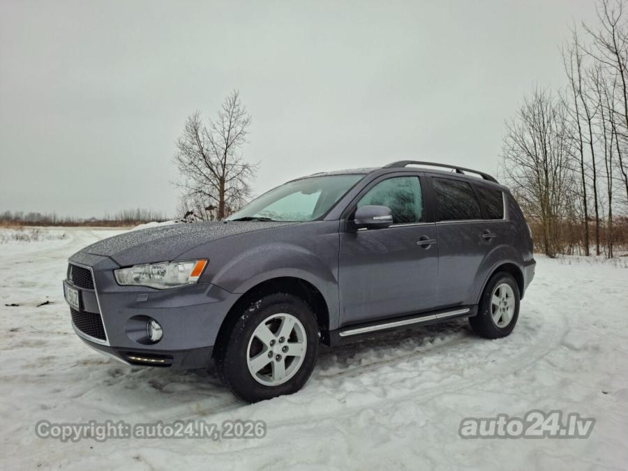 Pelēks Mitsubishi Outlander 2012 Tartu, ar dzinēja tilpumu 2.20 L un nobraukumu 236 tūkst. km par 7800 €, foto 3 vietnē AUTOMOTO.COM.LV