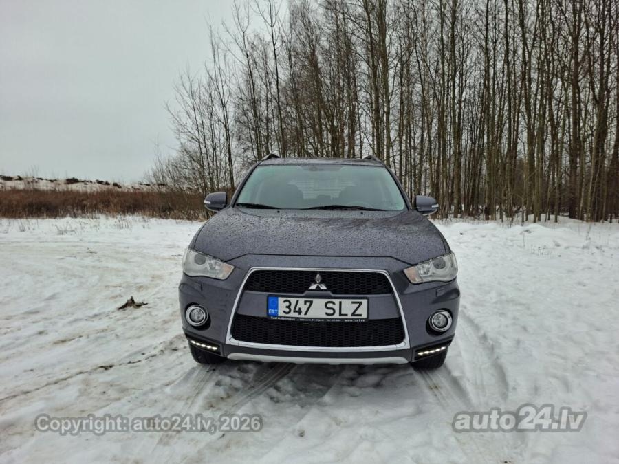 Pelēks Mitsubishi Outlander 2012 Tartu, ar dzinēja tilpumu 2.20 L un nobraukumu 236 tūkst. km par 7800 €, foto 5 vietnē AUTOMOTO.COM.LV